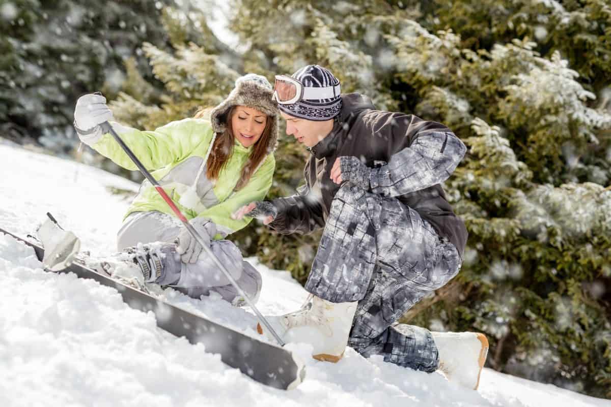 How To Prevent Ski And Snowboarding Injuries - The Adventure Junkies